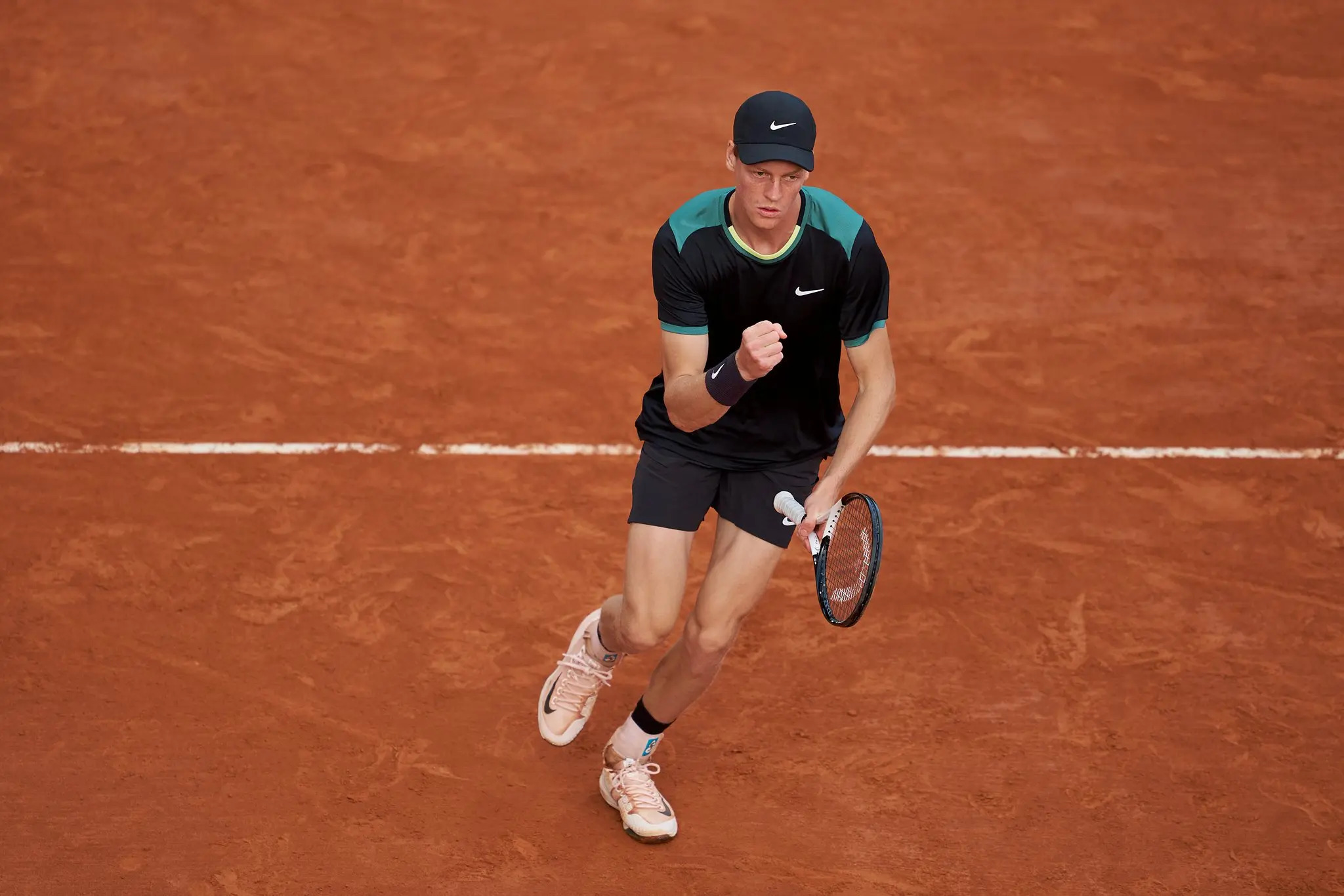 Sinner segue em grande fase e entra voando em Monte Carlo