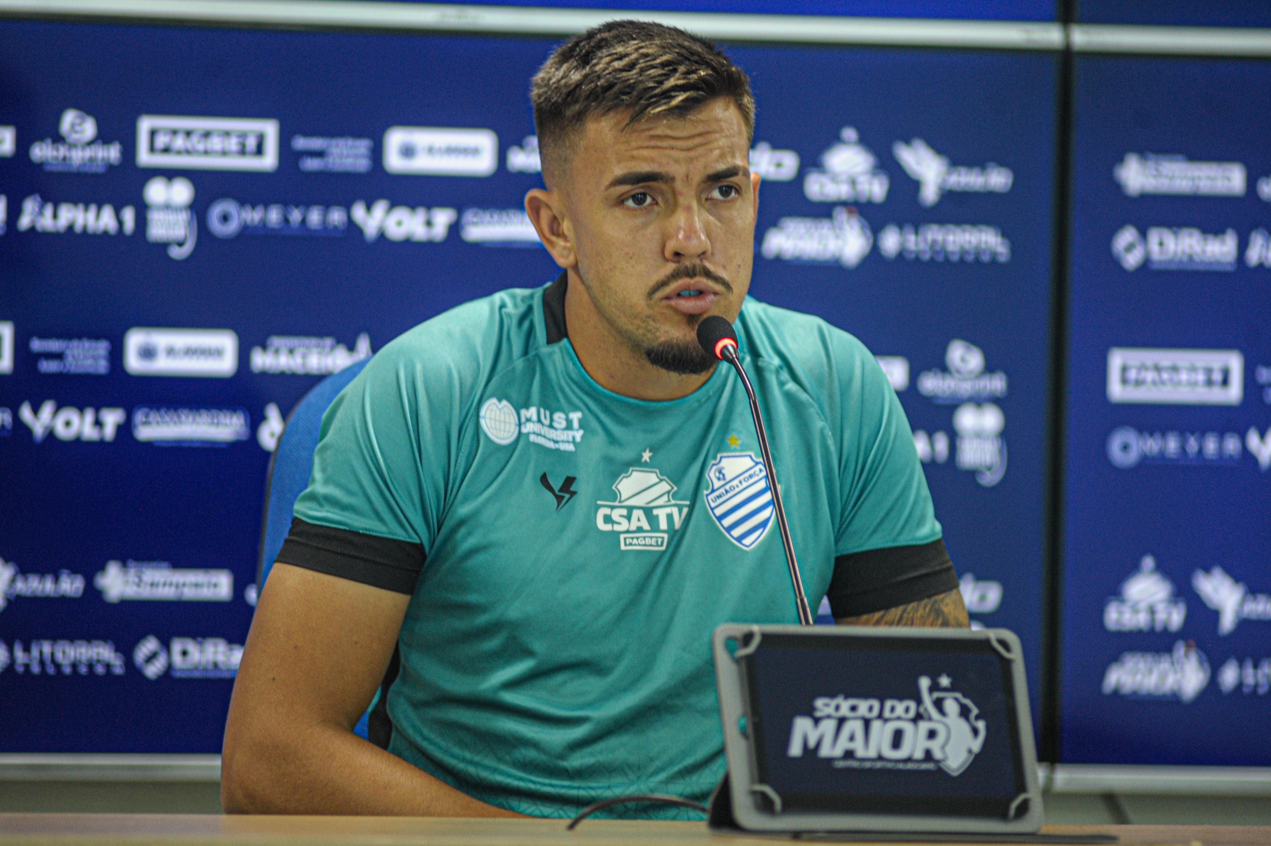 Eduardo Biazus agradece ao técnico do CSA: "Deu confiança para mim"