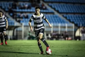 CSA confirma contratação do lateral Enzo Henrique para 2025