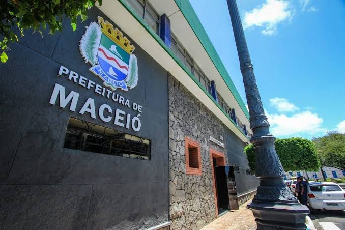 Prefeitura de Maceió cria 1,2 mil novos cargos comissionados; salário ...
