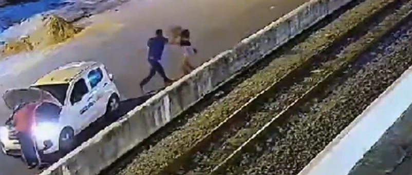 Câmeras ajudam a prender homem que chutou e arrastou ex-companheira em ...