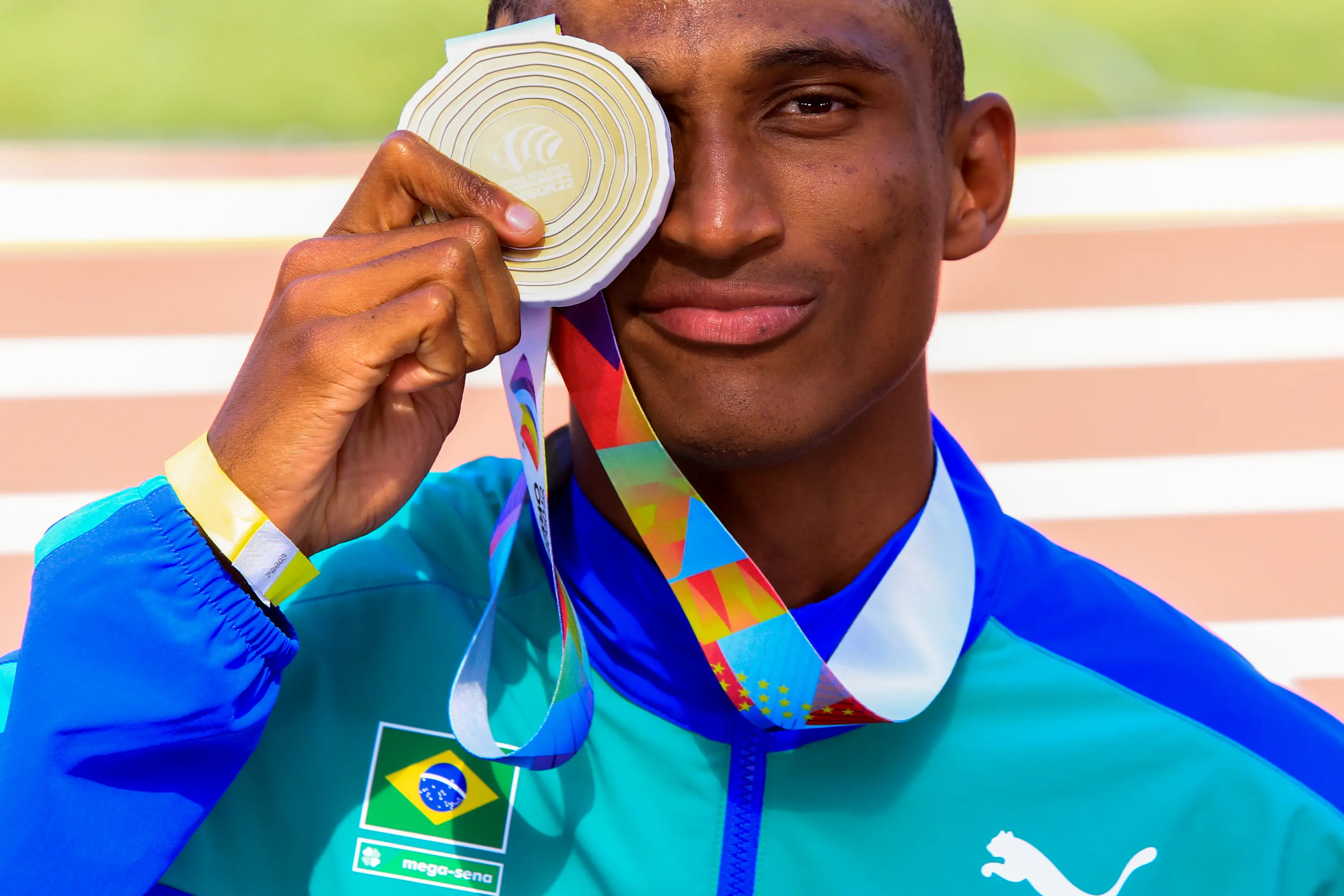 Alison dos Santos vence Rai Benjamin e brilha na Diamond League com ...