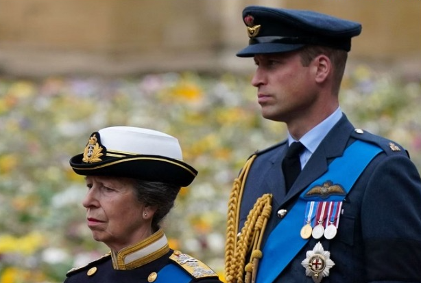 Princesa Anne está “mais irritada” com gesto do príncipe William
