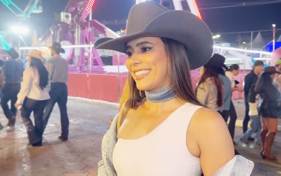 Look Ana Castela: peoas apostam em chapéu, franja e brilho em Barretos