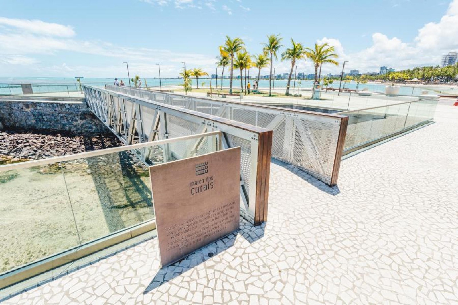 Montagem da Árvore de Natal no Marco dos Corais é autorizada pelo Governo de Alagoas