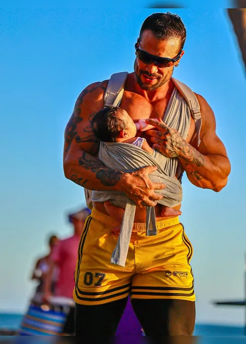 'BigBoy' posta foto na orla de Maceió com filha e chama atenção; confira