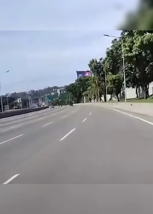 Imagens mostram ruas vazias em Caracas após ataque dos EUA