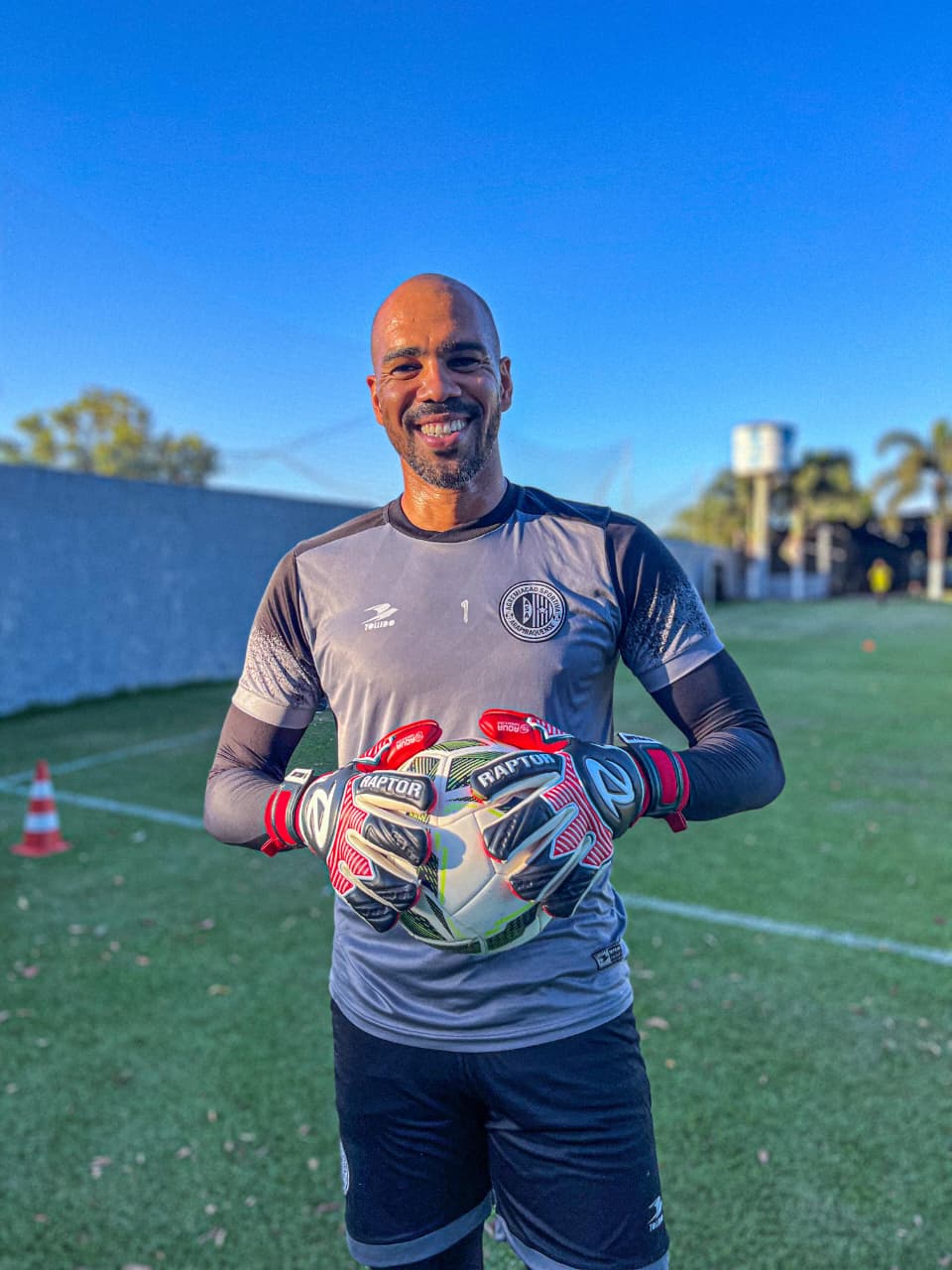 ASA confirma contratação do experiente goleiro Dida