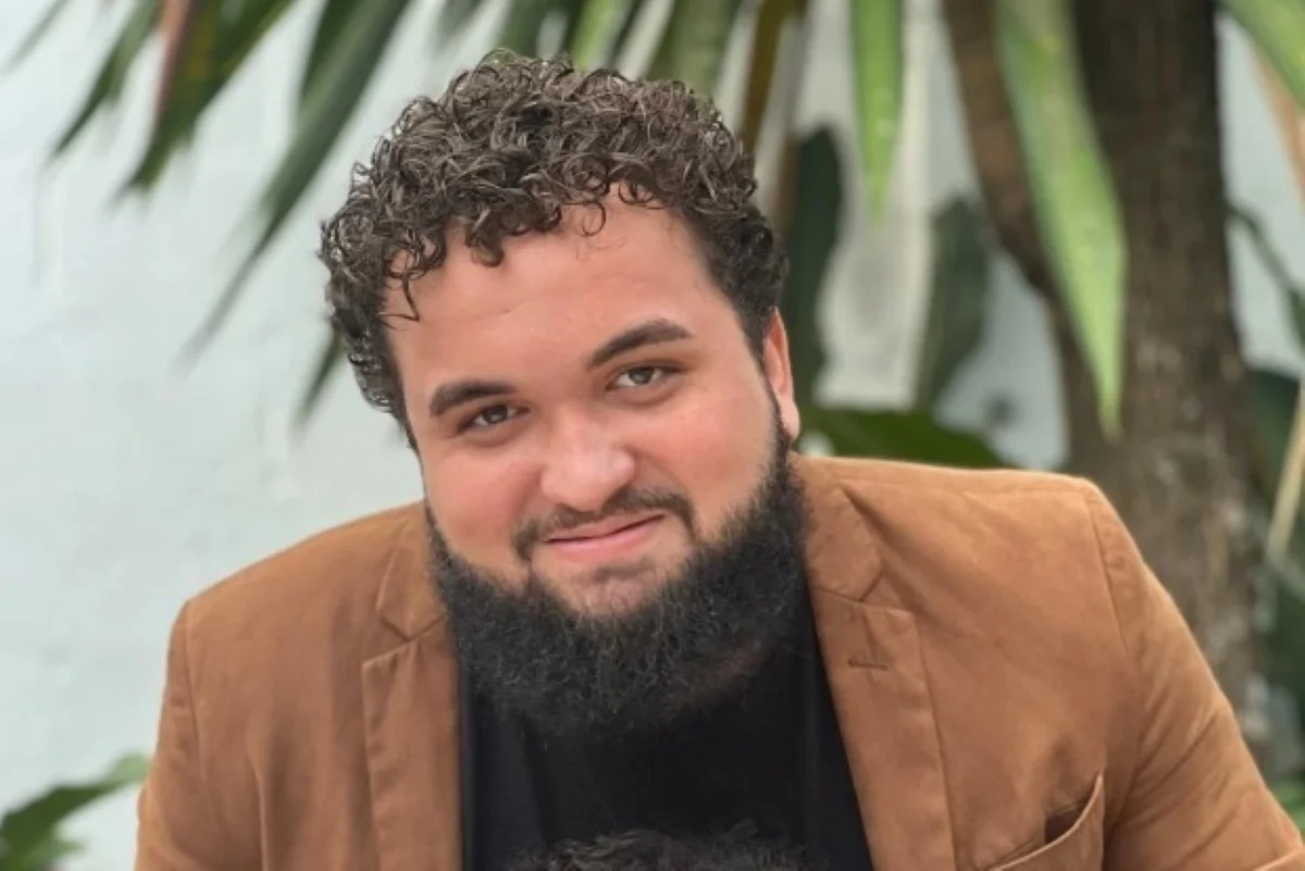 Cantor gospel Keven Costa morre ao levar choque em Goiânia