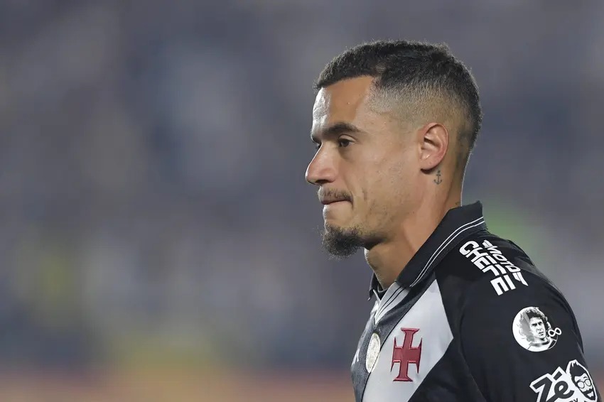 Philippe Coutinho pede rescisão de contrato e surpreende diretoria do Vasco