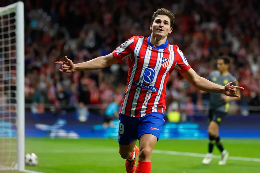 Gigante inglês entra na briga com Barcelona por Julián Álvarez