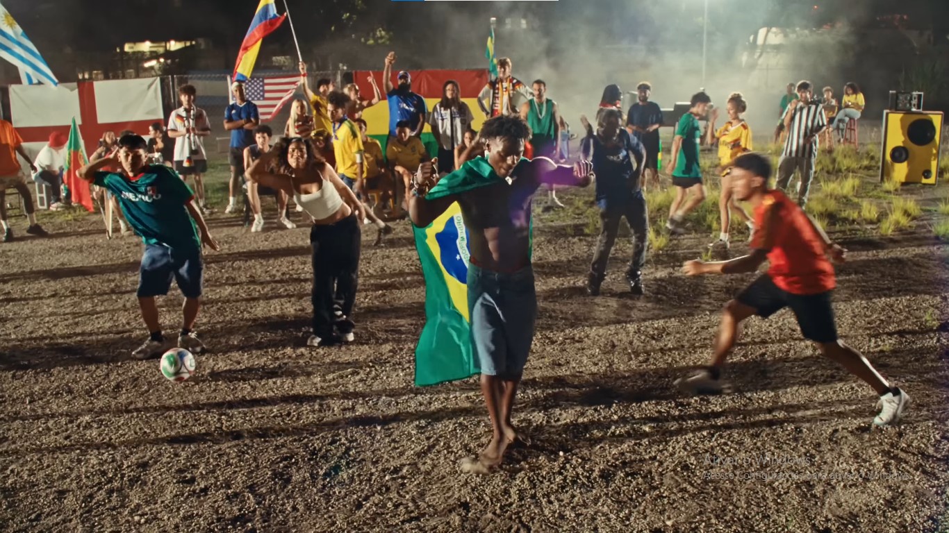 Streamer faz música para Copa do Mundo e Internet classifica como ...